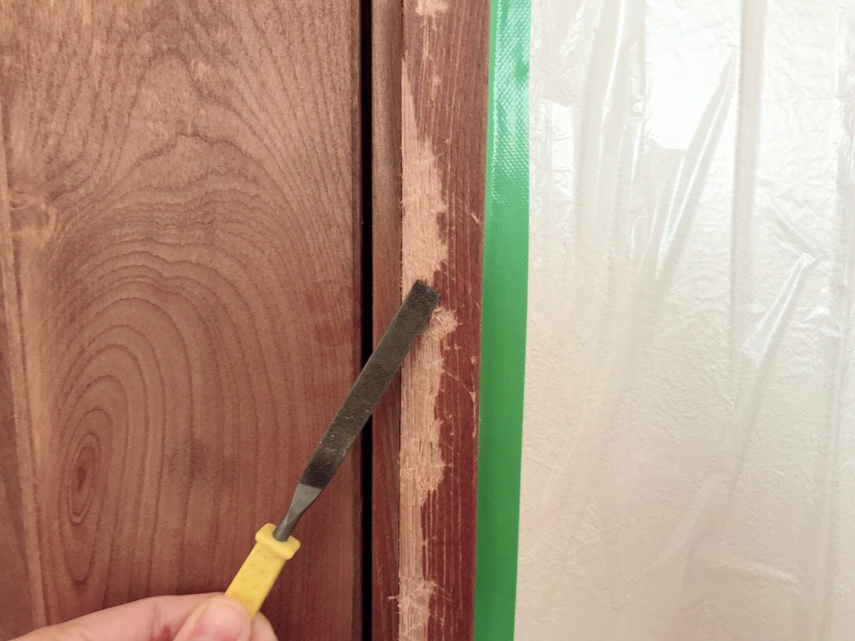 木製ドア枠の気になるキズをきれいに。予算2000円のDIY | ESSEonline（エッセ オンライン）