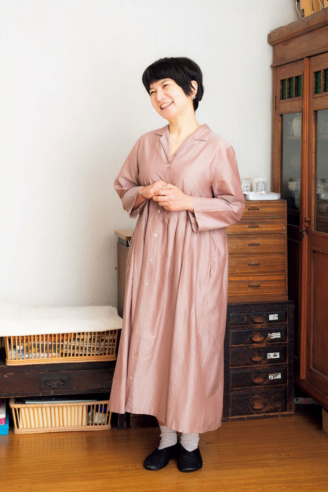 50代からの「自分らしい服の持ち方」。似合わない服は手放す勇気を | ESSEonline（エッセ オンライン）