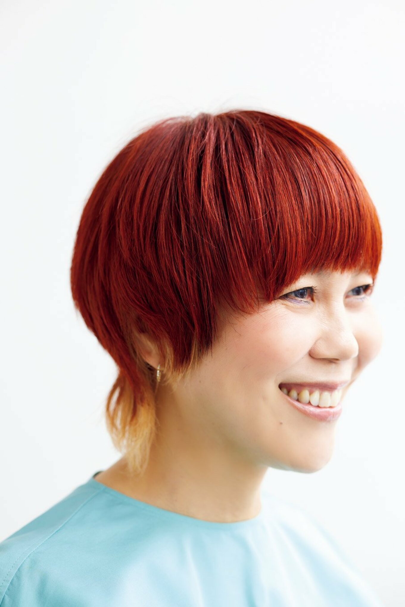 [写真](1ページ目)50代の「メイクがしっくりこない」問題を解決。660円のハイライトでツヤ感を | ESSEonline（エッセ オンライン）