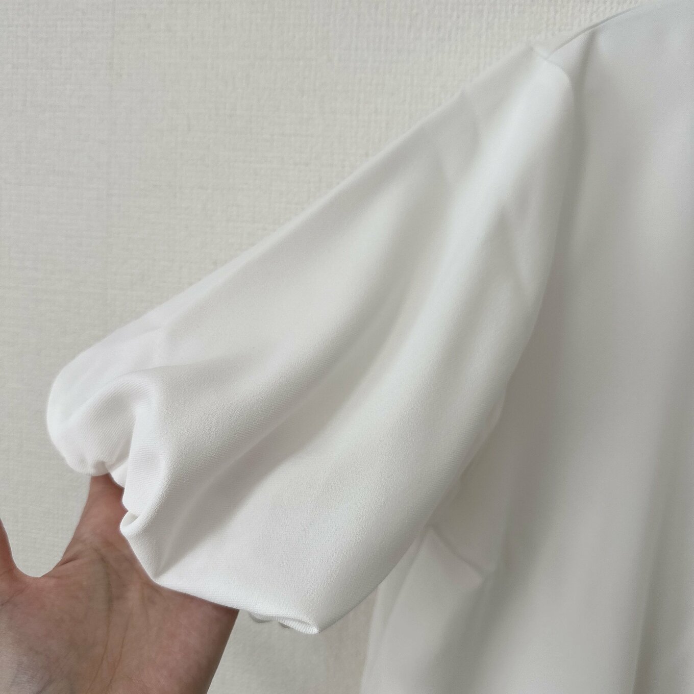 アラフォーがGUで「思わず2色買いした」ブラウス。きれいめコーデに大活躍：2025年5月トップ10 | ESSEonline（エッセ オンライン）