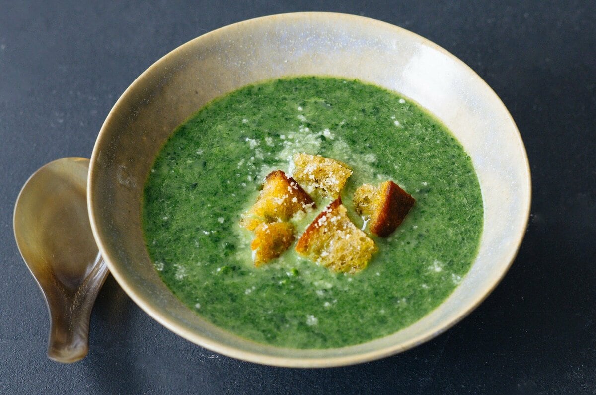 クリスマスにぴったりなホウレンソウのポタージュ。鮮やかなグリーンが食卓の彩りに | ESSEonline（エッセ オンライン）