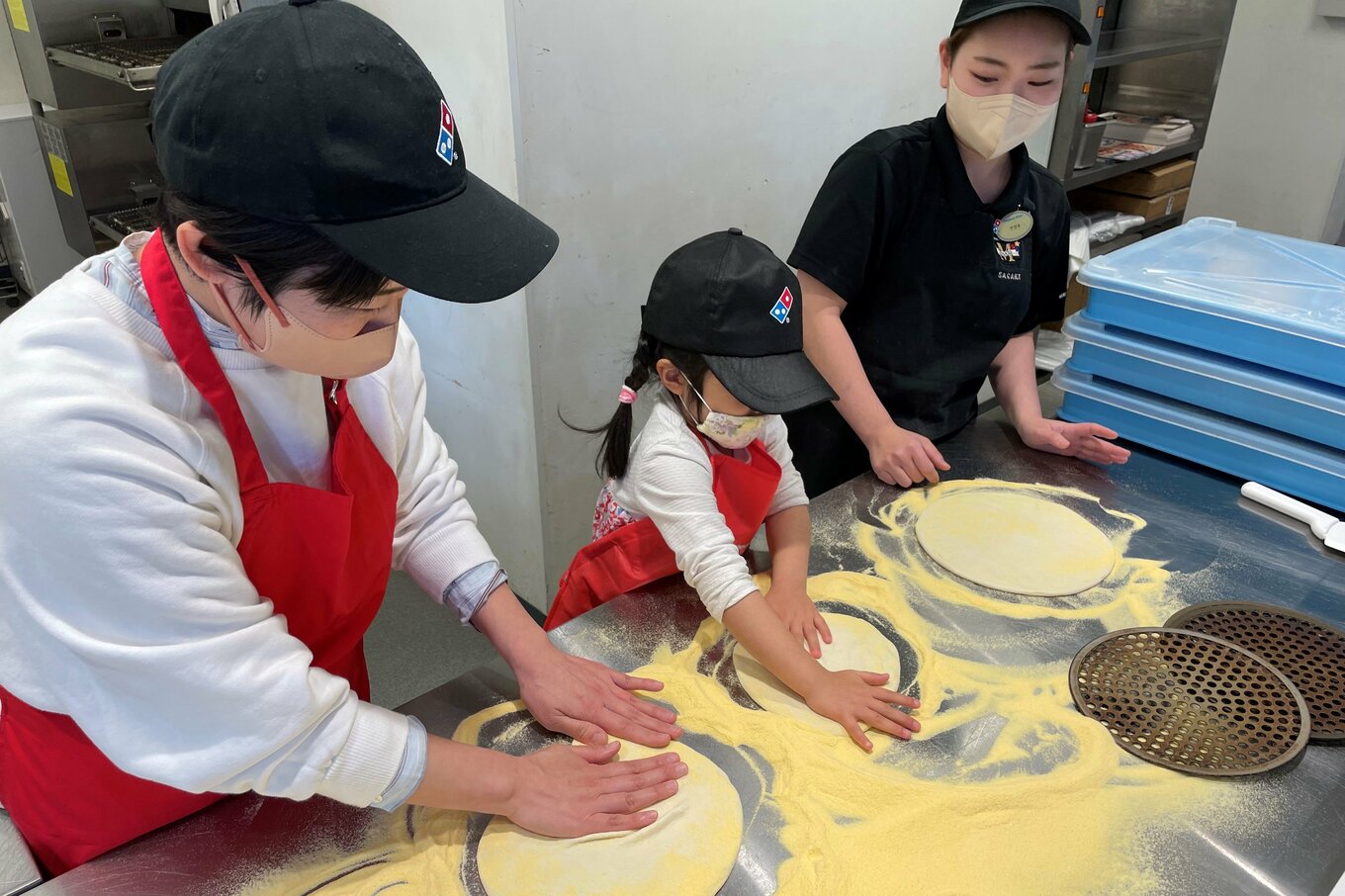 人気ピザチェーンで「自分だけのピザ」がつくれる！2000円で体験、ポテト半永久無料券も | ESSEonline（エッセ オンライン）