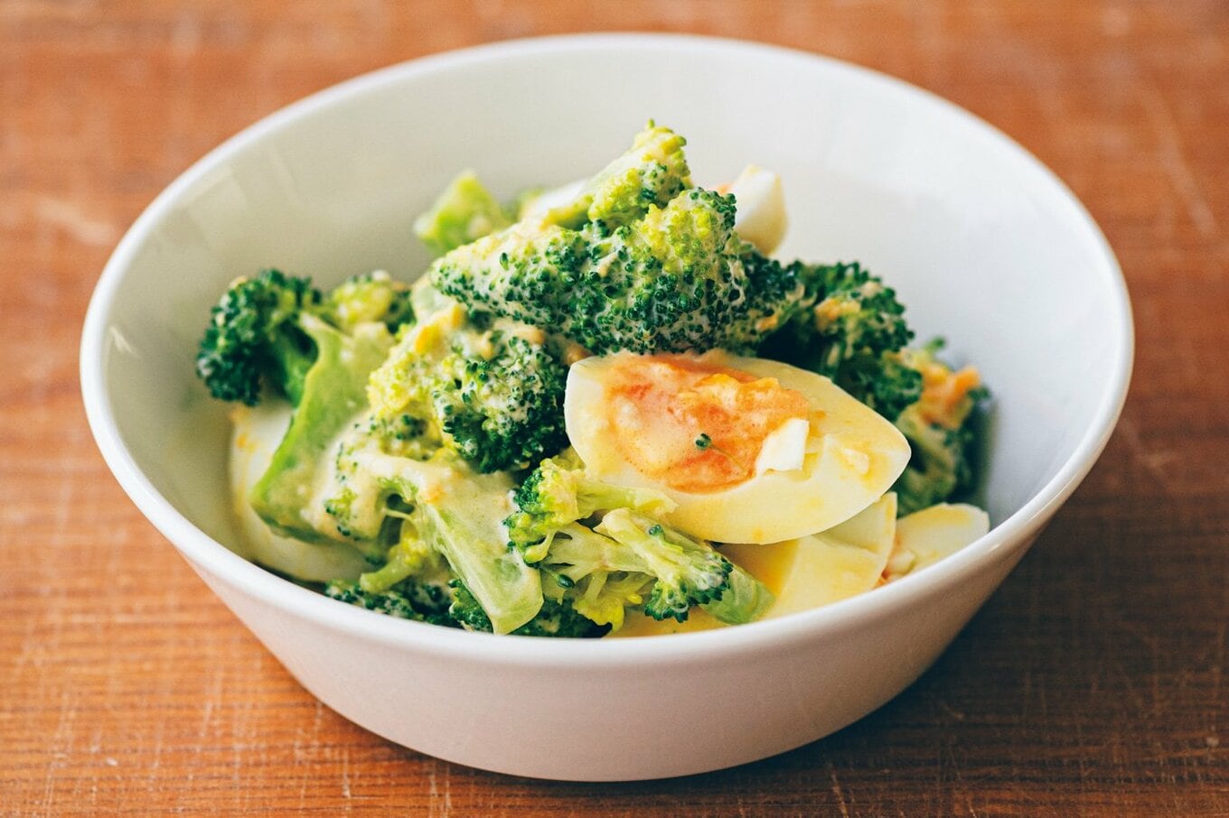 人気料理家が繰り返しつくる「サラダのレシピ」2つ。定番食材ですぐできる | ESSEonline（エッセ オンライン）