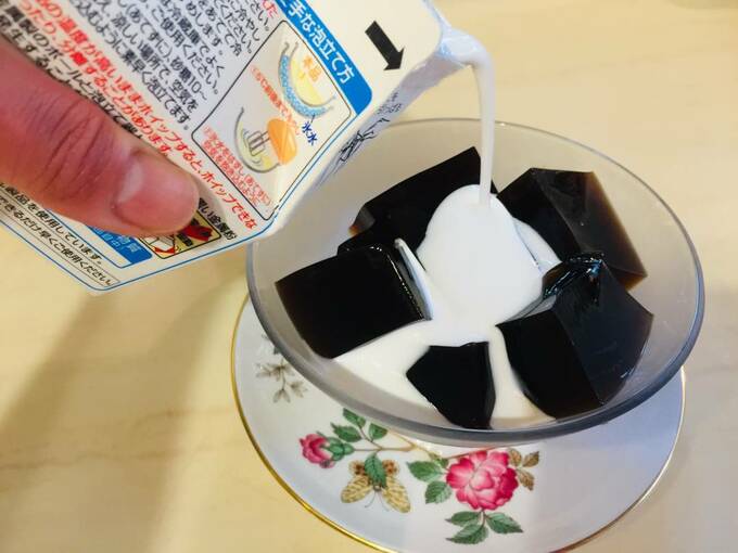 業務スーパーのコーヒーゼリーは1人前約25円でアレンジ自在! Esseonline(エッセ オンライン)