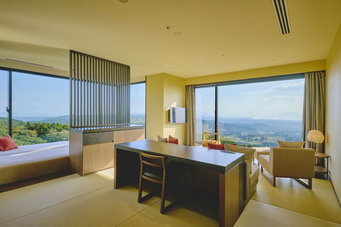 [写真](1ページ目)新しい年は運気を上げる開運旅へ。鹿児島県「霧島」の最強パワースポット案内 | ESSEonline（エッセ オンライン）