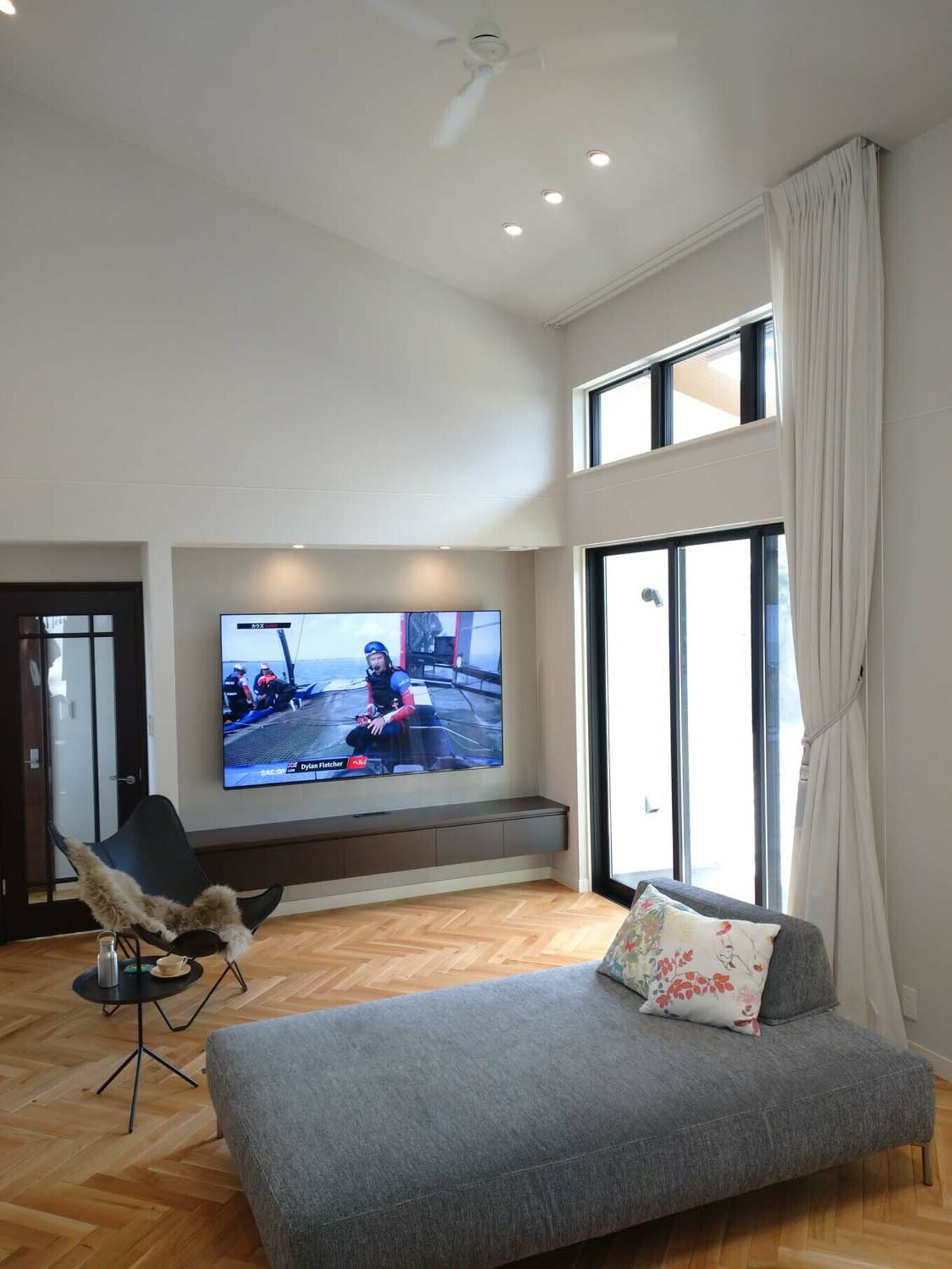 [写真](1ページ目)LDKと和室を南から東へ斜めにずらした間取り。平屋が明るい＆絶妙の開放感に | ESSEonline（エッセ オンライン）