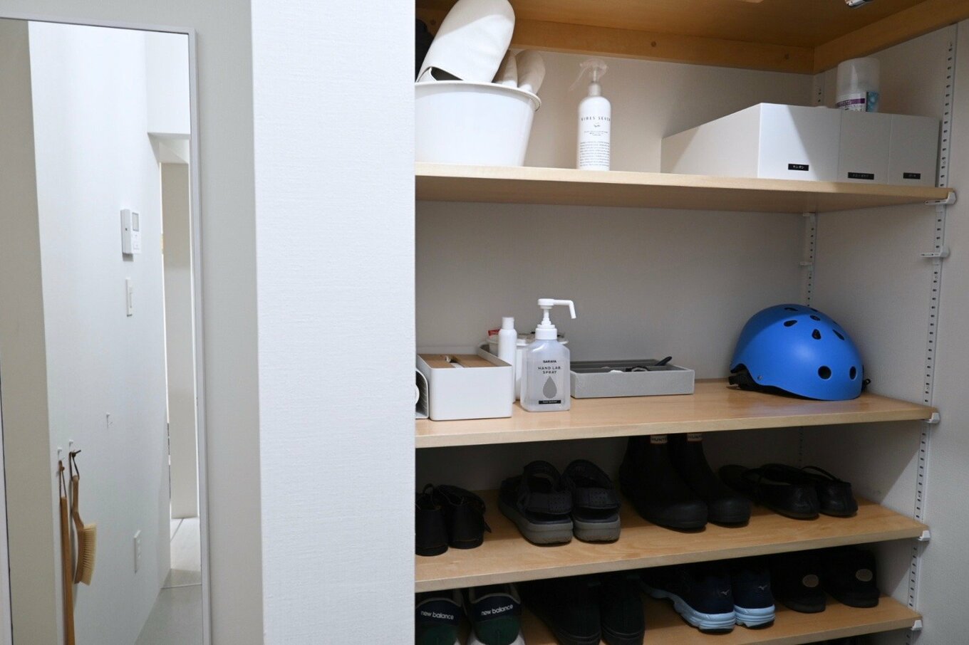 [写真](1ページ目)玄関横にシューズクローゼットがあると、リビングが散らからない。お出かけもスムーズに | ESSEonline（エッセ オンライン）