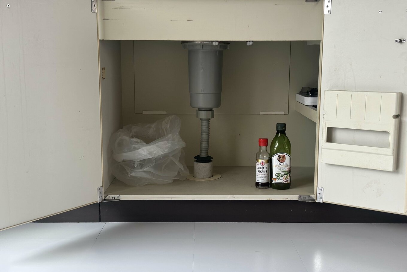 「ゴミ箱はもたない」母子3人の団地暮らし。苦手な家事を手放し、心も軽く：2025年4月トップ10 | ESSEonline（エッセ オンライン）