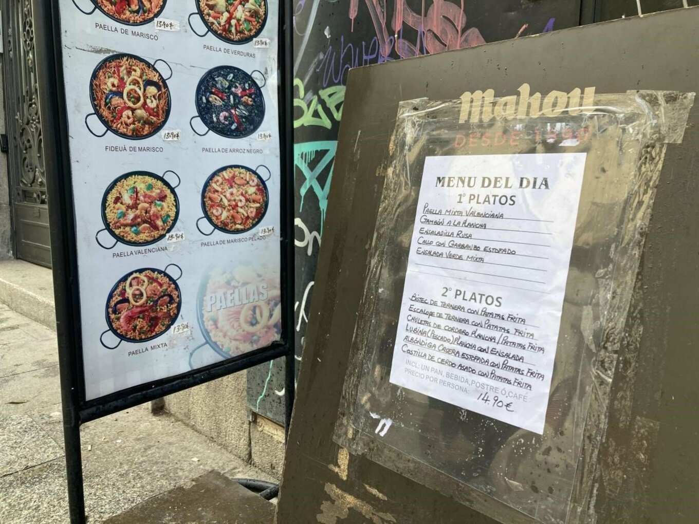 [写真](1ページ目)日本とスペインで違う「外食」事情。水は有料、第三者にお酒を注ぐ行為はNG | ESSEonline（エッセ オンライン）