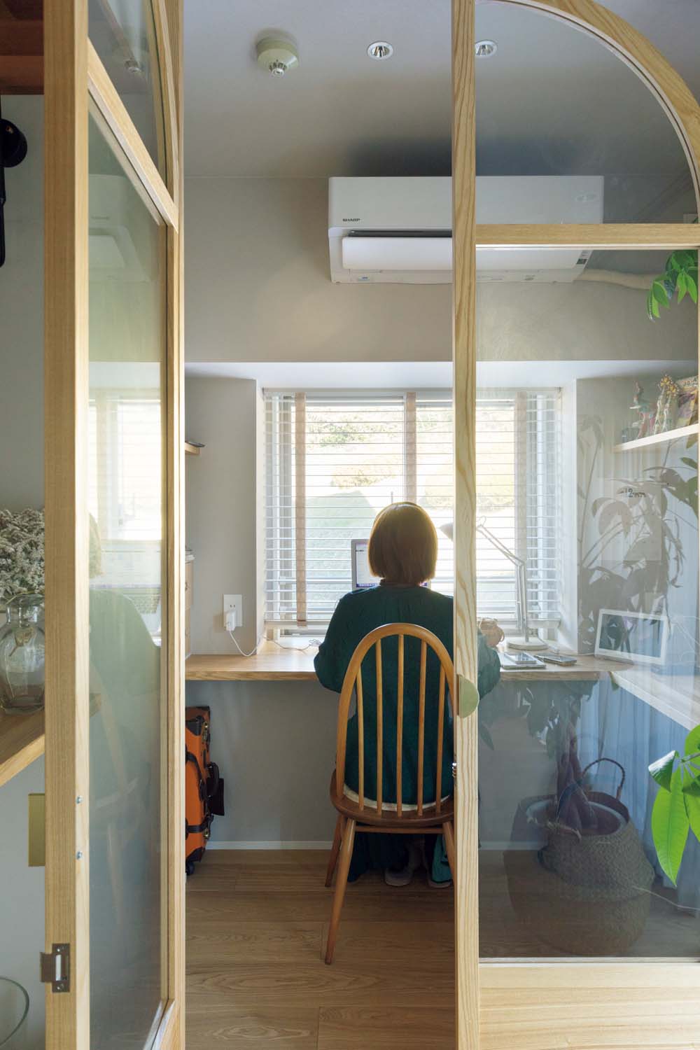 LDK一角に、眺めのいいワークスペースを。共働き夫婦のマンションリノベ事例 | ESSEonline（エッセ オンライン）