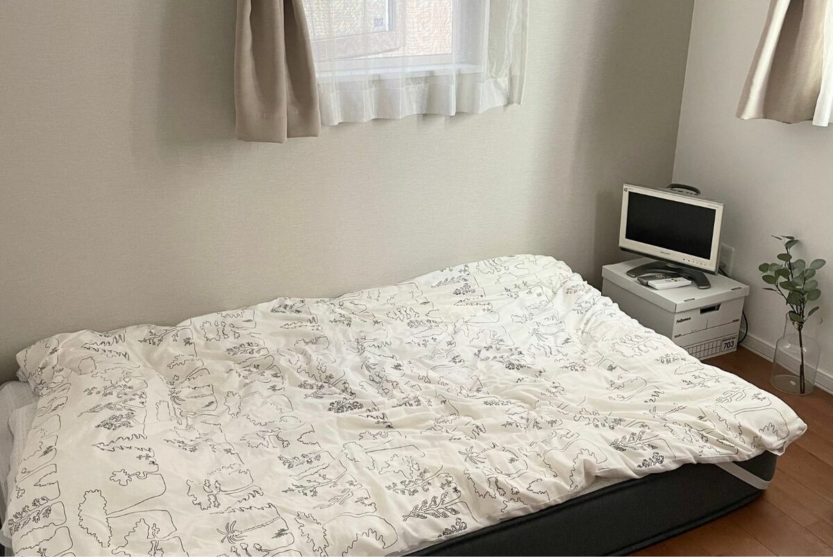 知らずにやっていたNG行動…布団のダニ対策で「たたくよりも効果的」な方法を解説 | ESSEonline（エッセ オンライン）