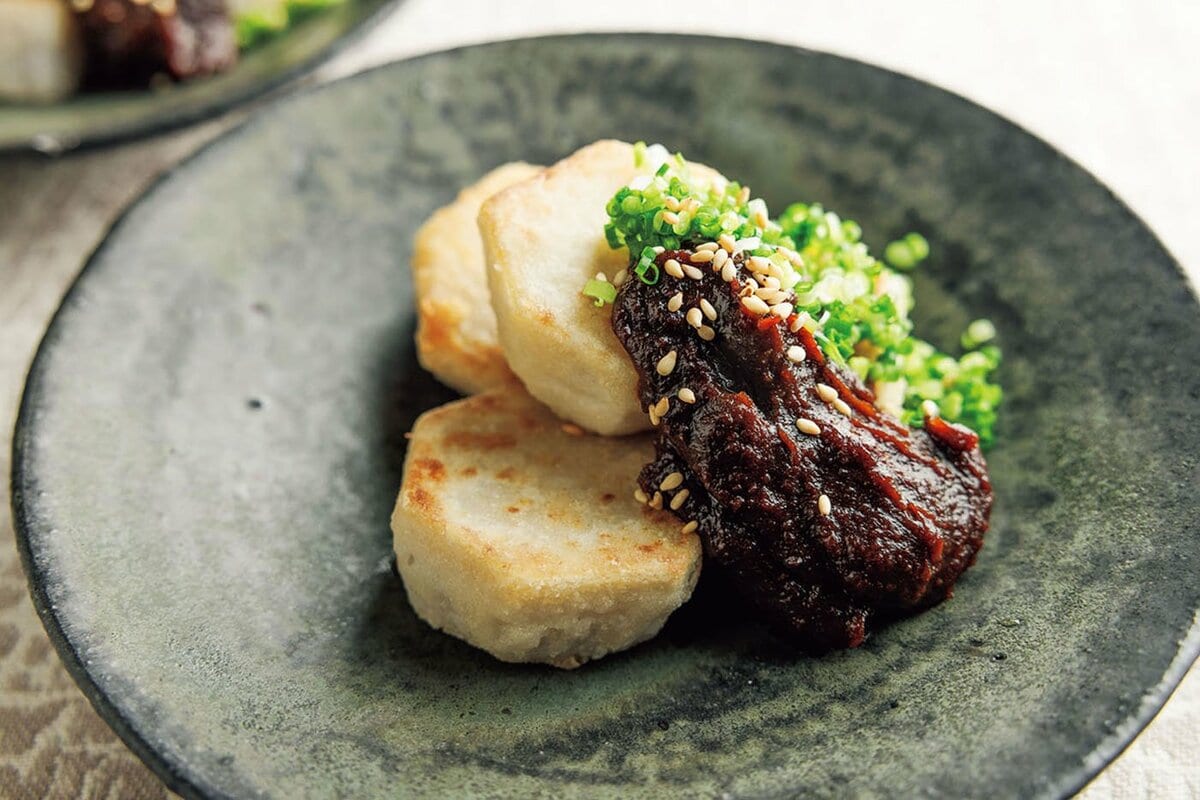 笠原将弘さんの絶品「みそサトイモ」。ねっとり食感とコクうまみそがたまらない | ESSEonline（エッセ オンライン）