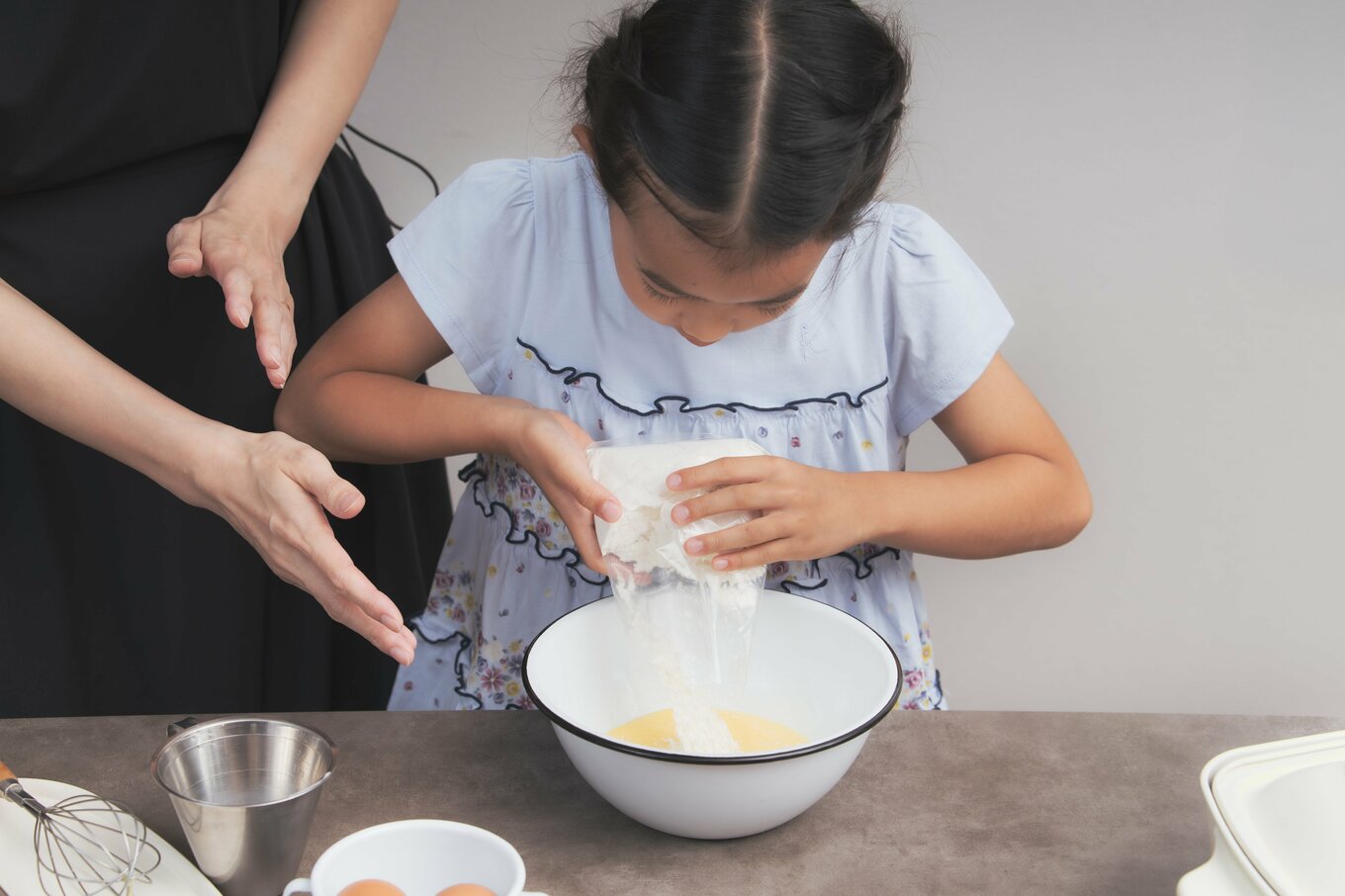 夏休みはホケミで乗りきる！ 2.3cmの幸せ食感ホットケーキと、くるくるラップサンド | ESSEonline（エッセ オンライン）