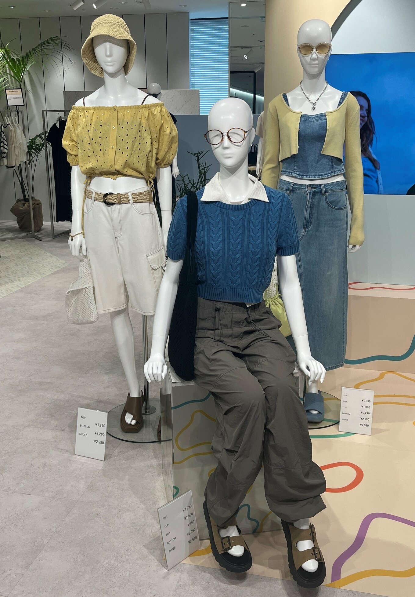 GU・40代以上も使いやすい新作サンダル。軽量＆脚長見えする「2990円スポサン」がすごい | ESSEonline（エッセ オンライン）