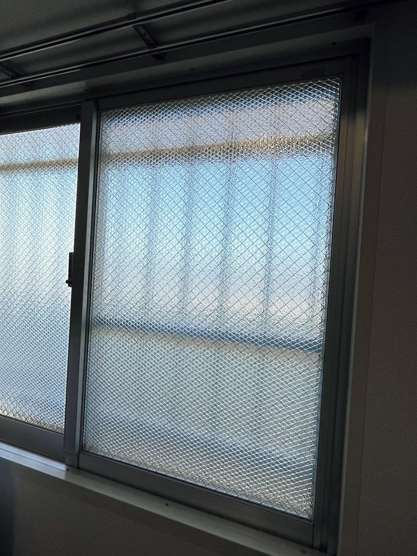 [写真](1ページ目)110円「マグカップ」の保温力にびっくり！セリアとスリコで見つけた《冬の最高グッズ》4つ | ESSEonline（エッセ オンライン）