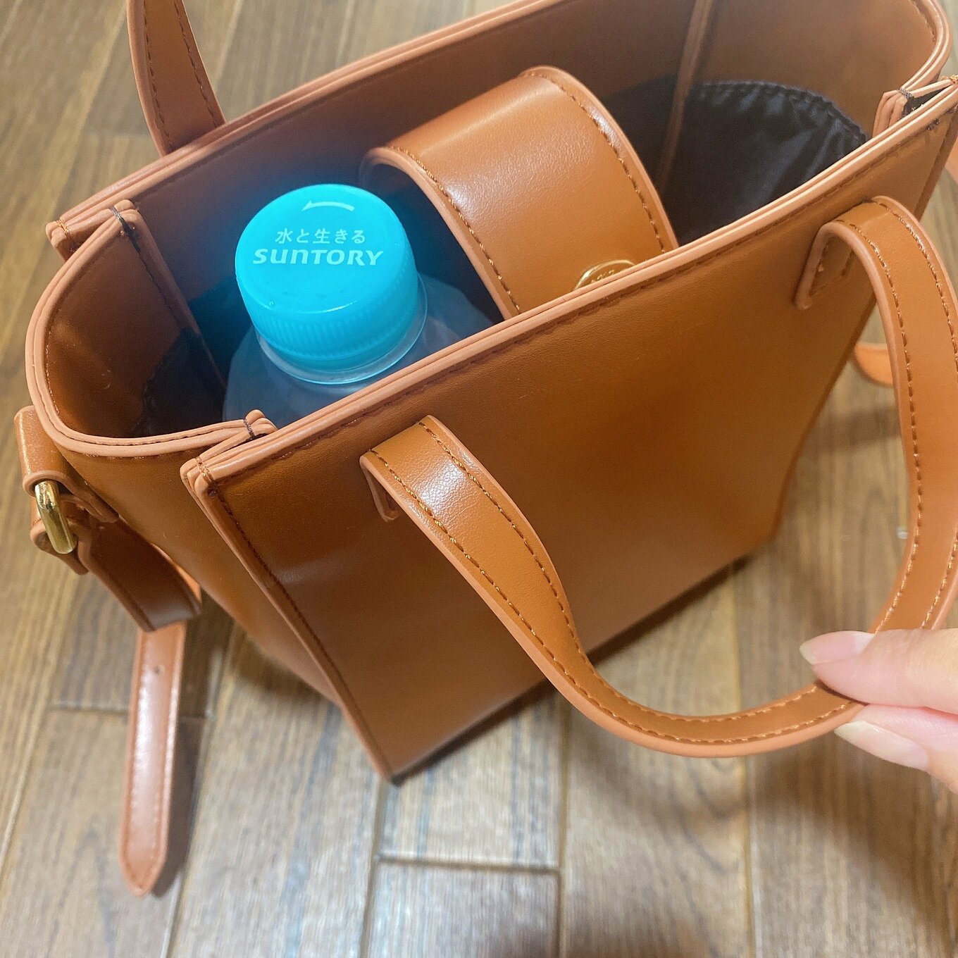 [写真](1ページ目)GU・1900円のスマホショルダー2つ。「スマホや鍵どこ行った？」がなくなる | ESSEonline（エッセ オンライン）