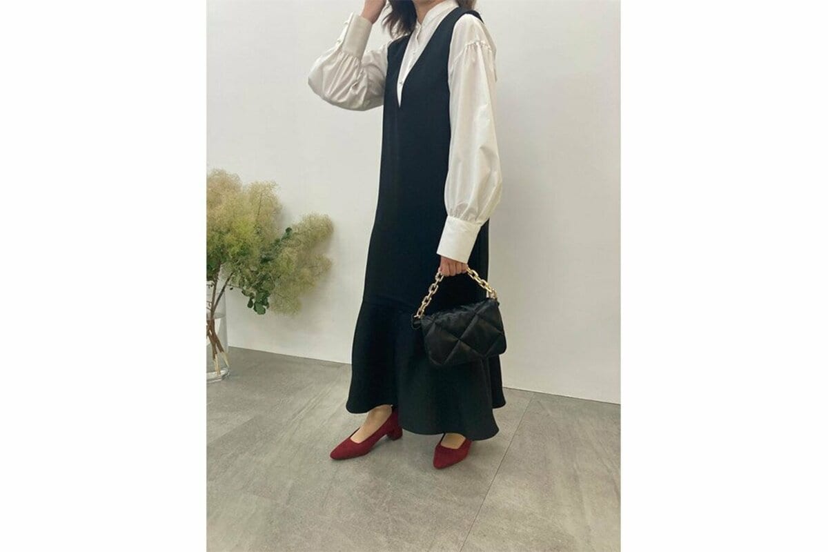 GU2990円「ジャンパースカート」はオンオフで使えて便利。154cmアラフォーが試着 | ESSEonline（エッセ オンライン）