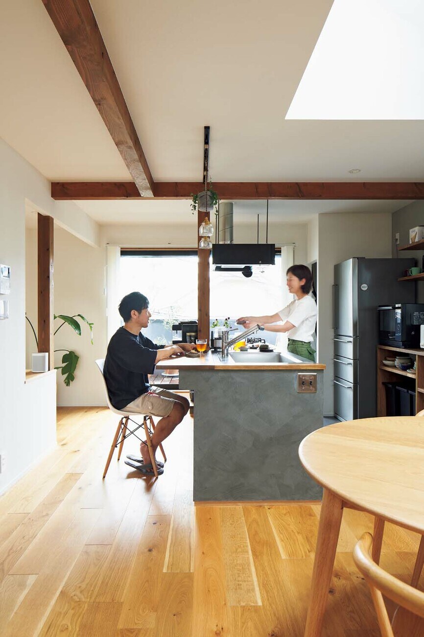 10年暮らした戸建てをリノベ。LDKを1階から2階へ、食事もできるルーフバルコニーも | ESSEonline（エッセ オンライン）