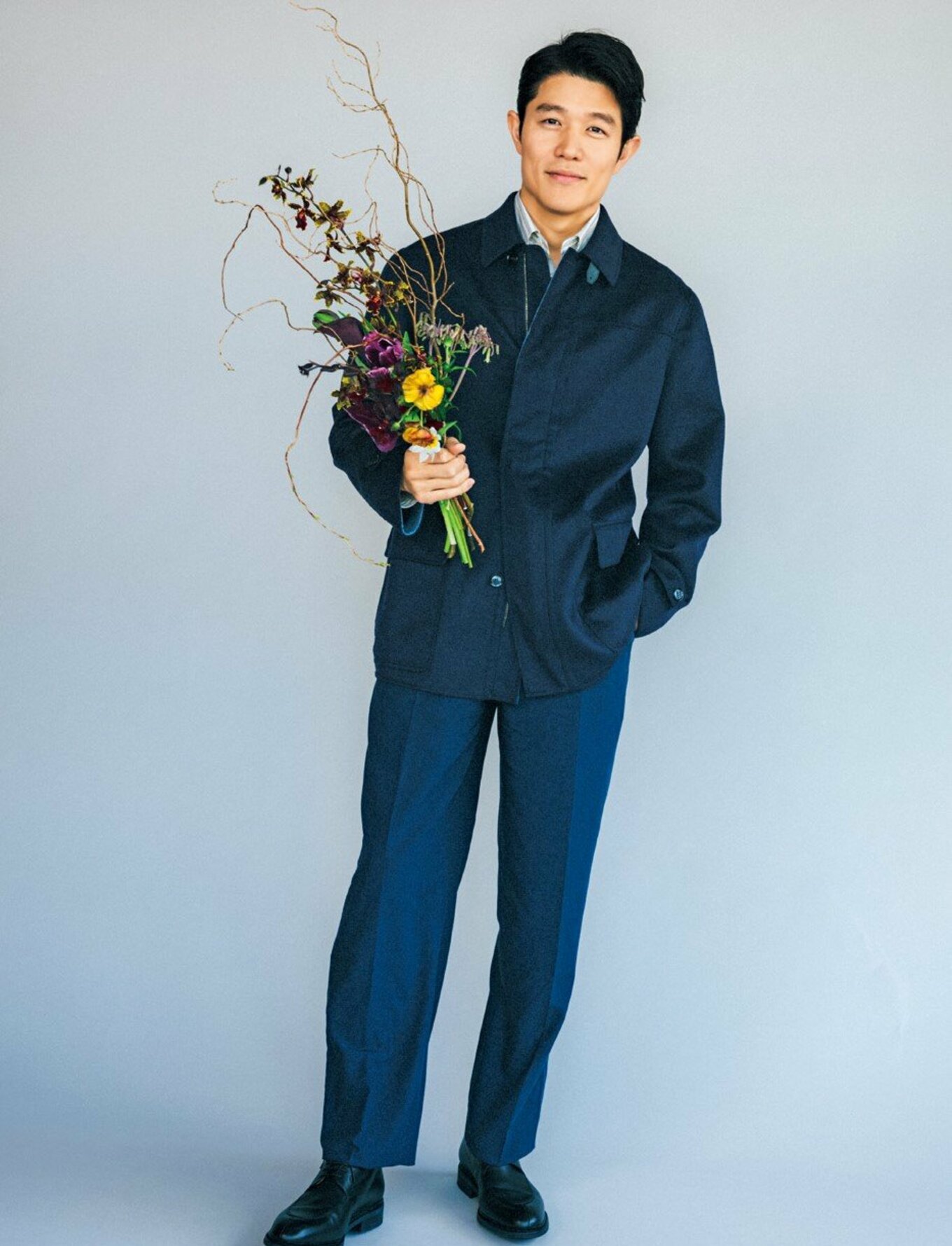 [写真](1ページ目)鈴木亮平さんが、“40代になって意識し始めたこと”。「『いつまでも生きてはいられないぞ』と考えるようになった」 | ESSEonline（エッセ オンライン）