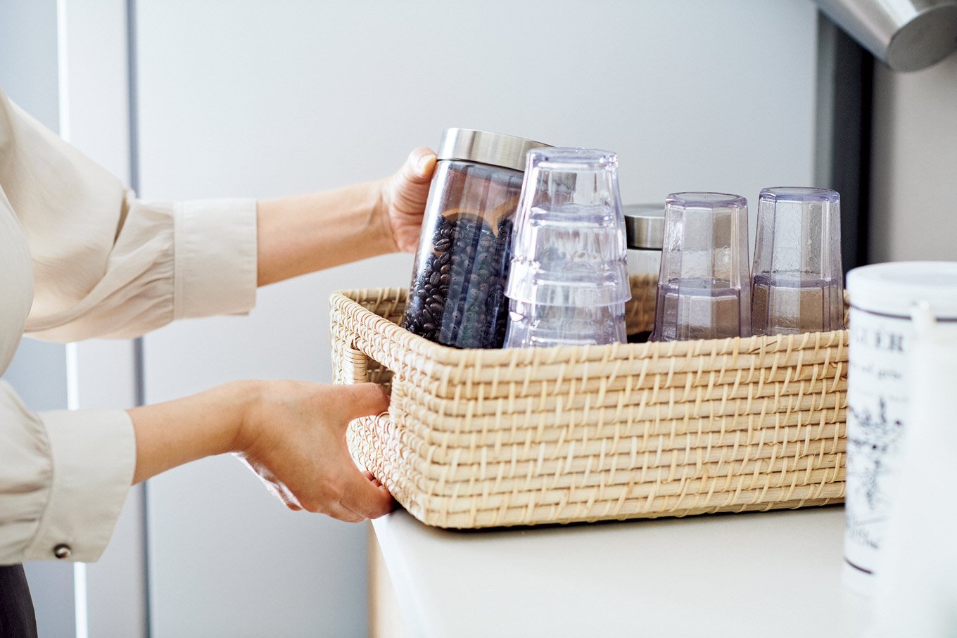 [写真](1ページ目)50代、キッチンの「飾る&見せる収納はやめた」。不要なものを手放して毎日が快適に | ESSEonline（エッセ オンライン）