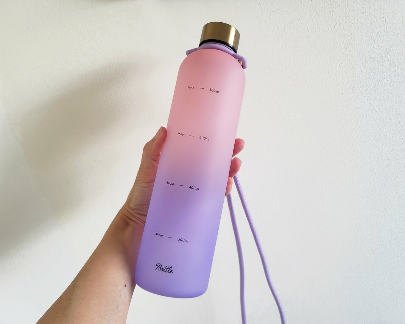 この夏話題、ドンキの「目盛りつき水筒」。1Lサイズなのに驚くほど軽い | ESSEonline（エッセ オンライン）