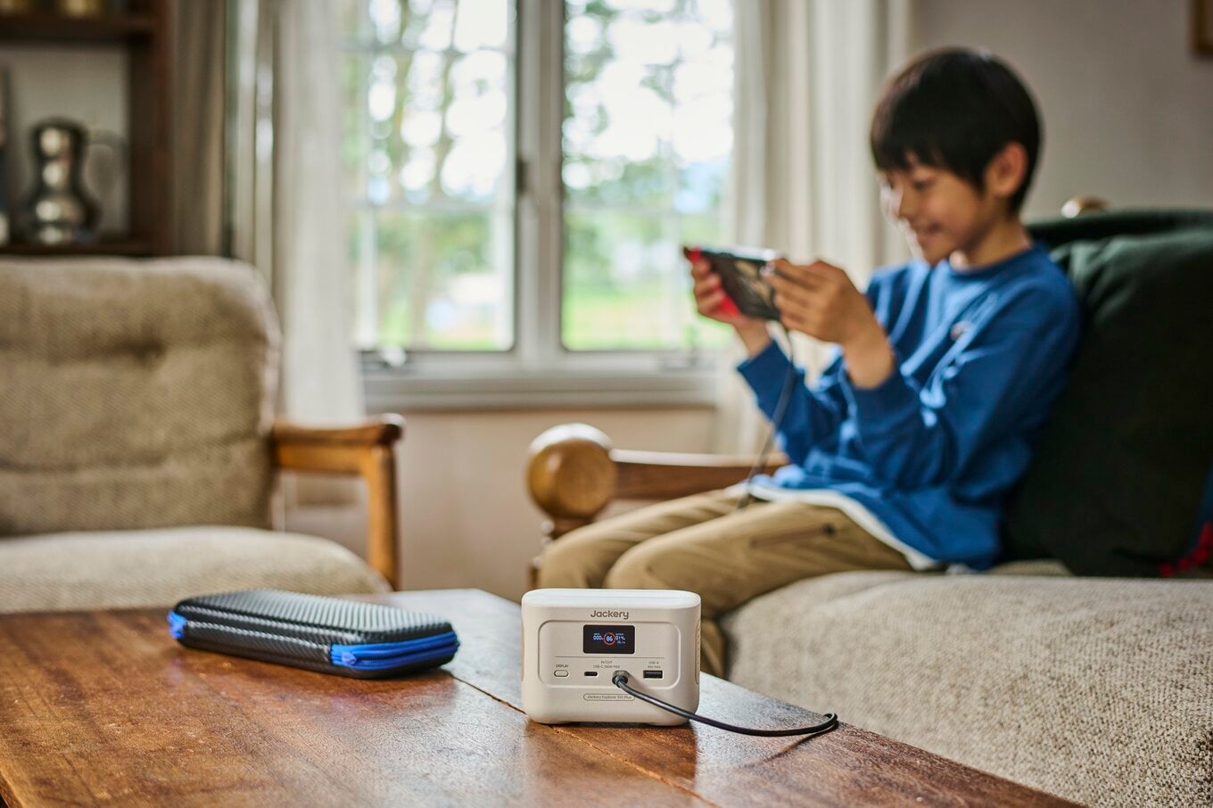 ＜プレゼント＞Jackeryのポータブル電源と充電式のランタンがESSEonline無料会員登録・SNSフォローで当たる | ESSEonline（エッセ オンライン）