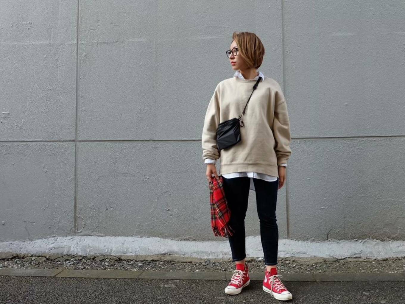 [写真](1ページ目)白シャツ1枚で冬コーデのマンネリ打破。重ねるだけで洗練見え | ESSEonline（エッセ オンライン）