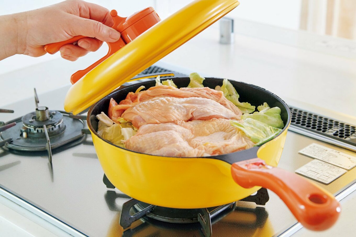 [写真](1ページ目)から揚げの味つけは「塩だけ」でカラッとうまい。”最小限”調味料レシピ2つ | ESSEonline（エッセ オンライン）