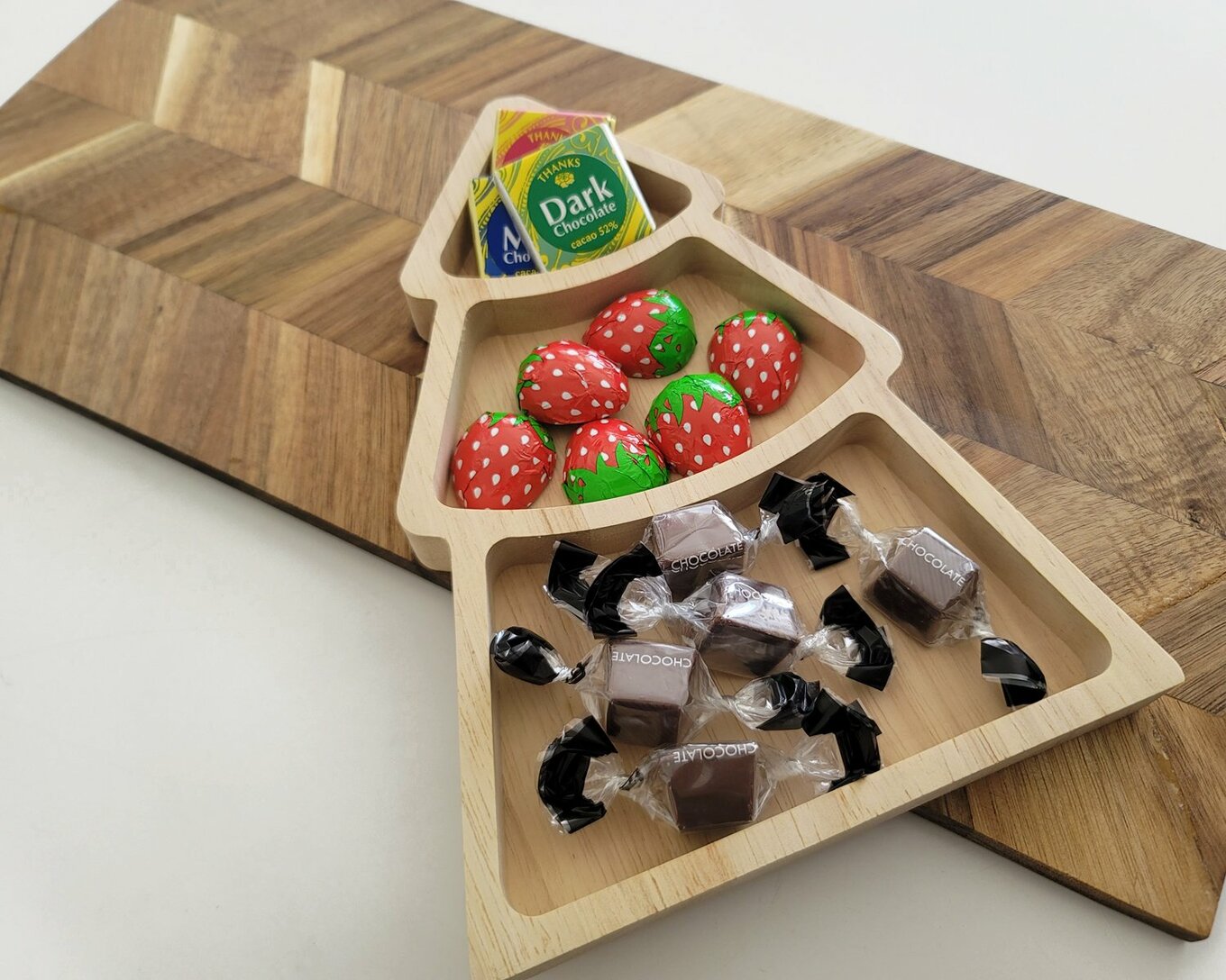 フライングタイガーのクリスマス食器＆雑貨。660円サンタ皿がイチオシの理由 | ESSEonline（エッセ オンライン）