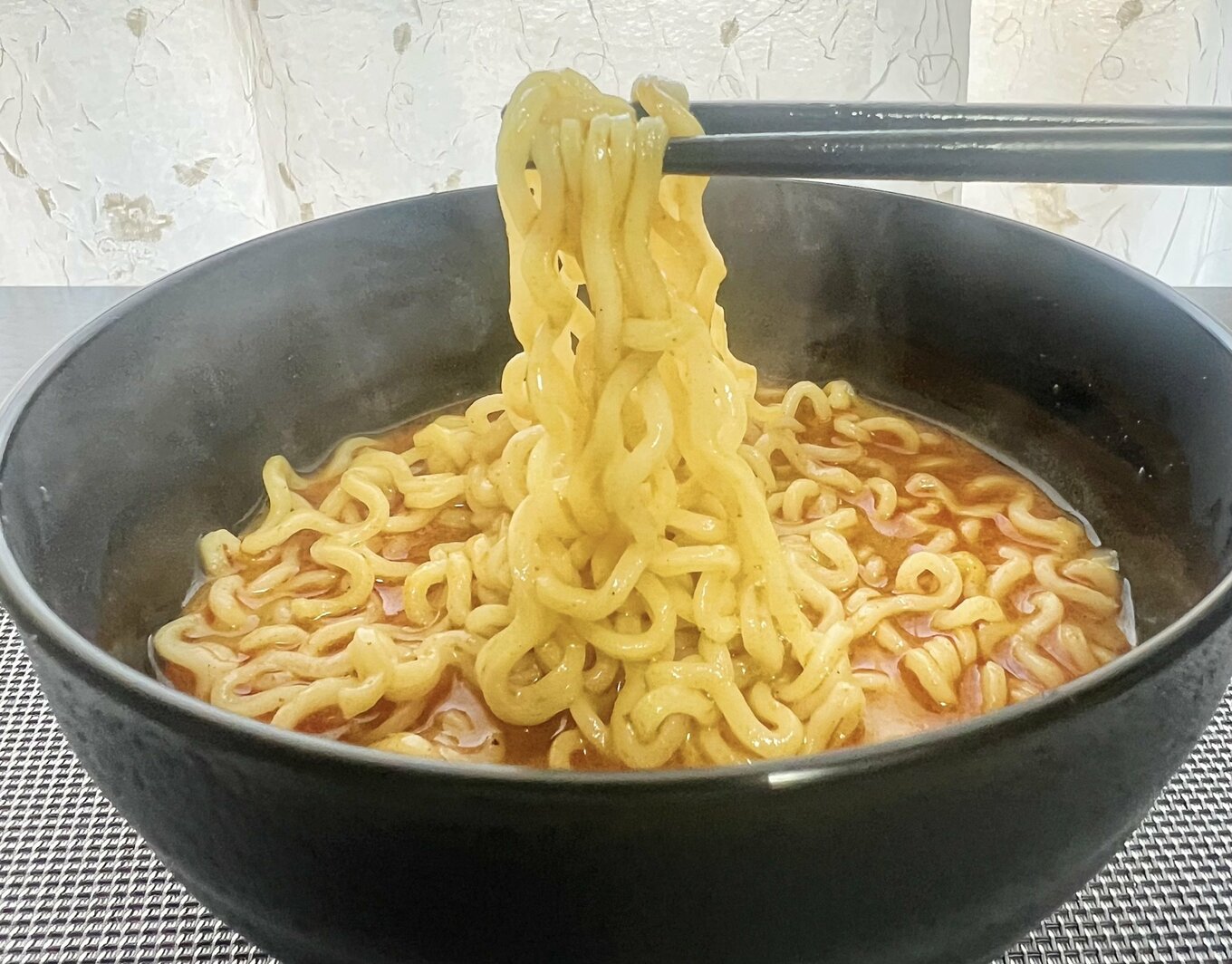 [写真](1ページ目)カルディで見つけた「世界一」のラーメン。あまりのおいしさにリピートしまくりぃ！：2025年3月トップ10 | ESSEonline（エッセ オンライン）