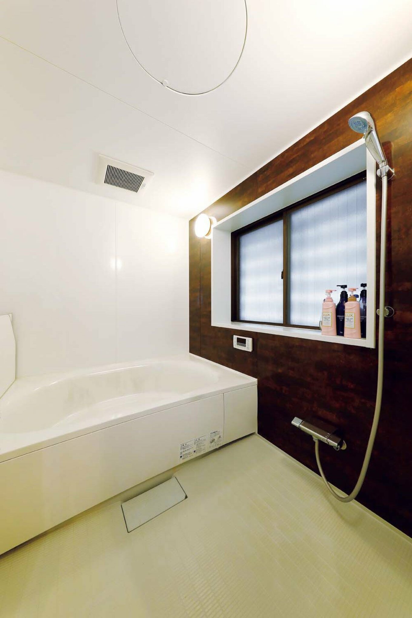 [写真](1ページ目)マンションリノベ事例：玄関あけたら音楽スタジオ!?日本酒セラーやライブラリーも | ESSEonline（エッセ オンライン）