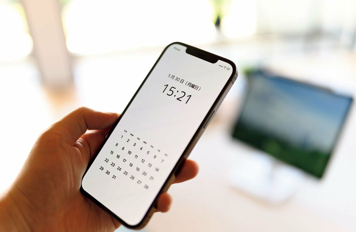 60代はシニア用より「最新スマホ」を選んで。覚えておきたい基本操作も紹介 | ESSEonline（エッセ オンライン）