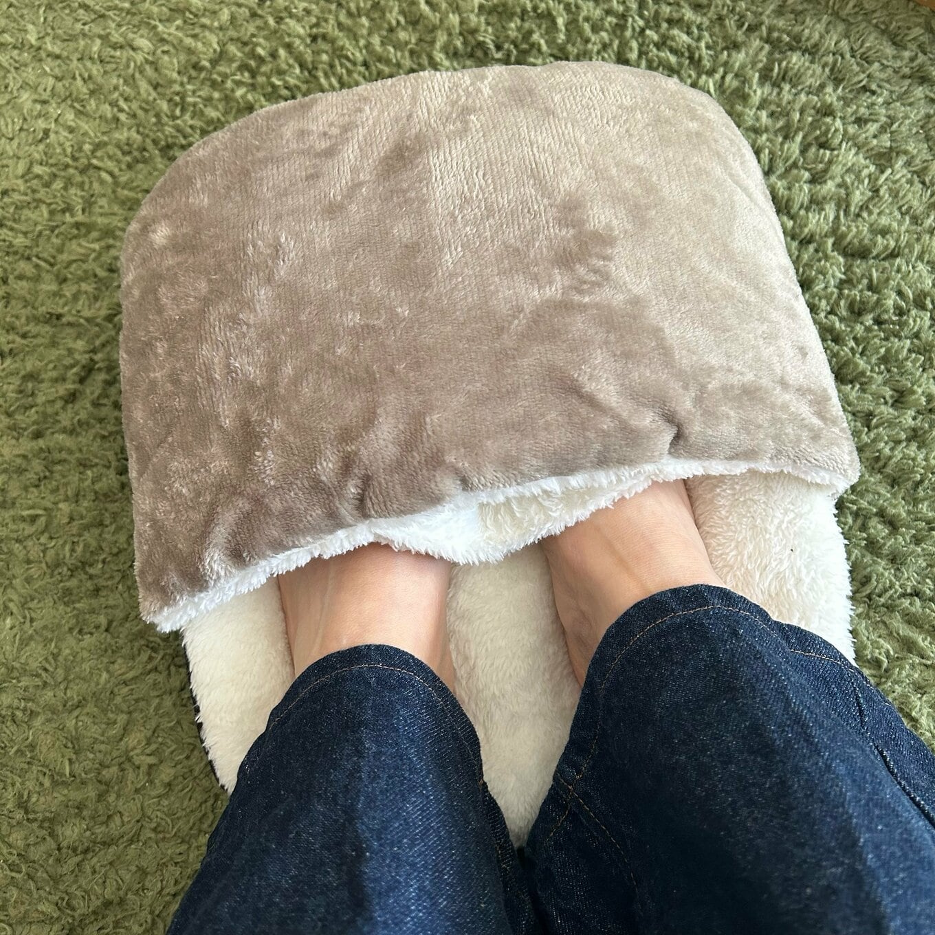 [写真](1ページ目)ダイソーで買える「プチプラでもあったかい」アイテム3選。冬のおうち時間が快適に | ESSEonline（エッセ オンライン）