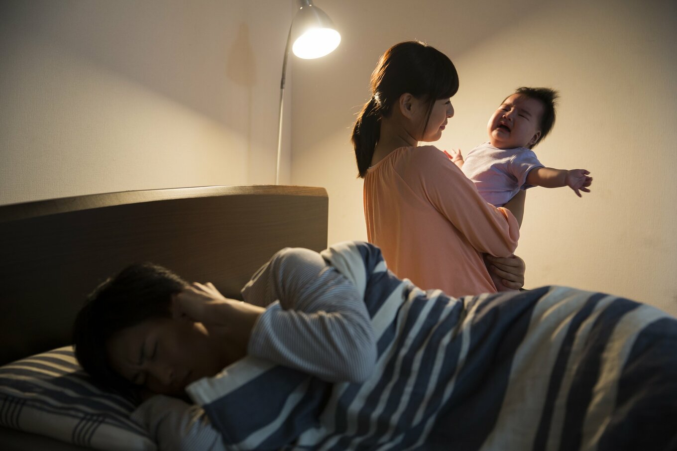 [写真](1ページ目)妊娠中の妻に引っ越しを丸投げ…夫との離婚を意識した瞬間：セックスレス・朋美さんの場合2 | ESSEonline（エッセ オンライン）