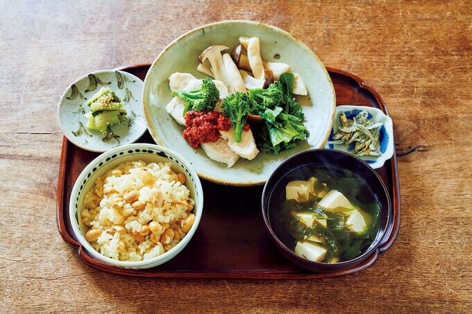 58歳、更年期に悩んで。料理家が食事とキッチンで心がけていること5つ | ESSEonline（エッセ オンライン）