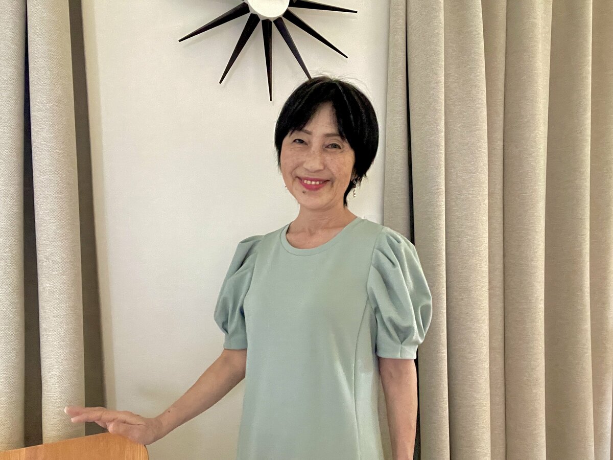 60代も着やすいGUワンピース。疲れない靴と合わせて、心地よく気軽におしゃれを楽しむ | ESSEonline（エッセ オンライン）