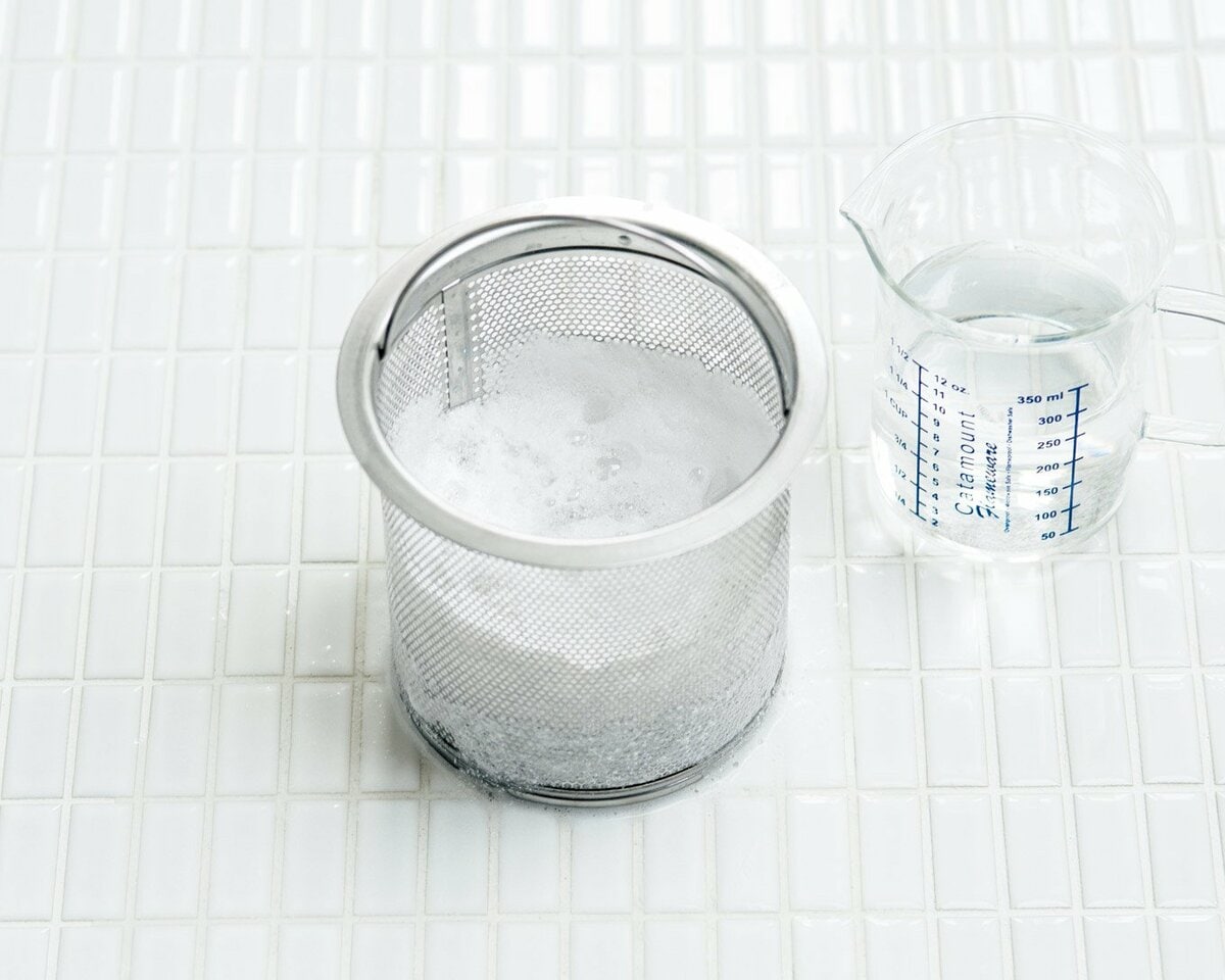 110円で排水口汚れがすっきり。暮らし上手がベタぼれする水回りグッズ5つ | ESSEonline（エッセ オンライン）