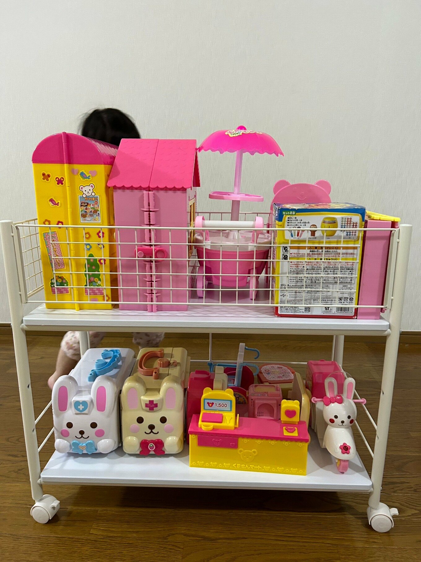 元汚部屋・平野ノラさん流「リビング」整理術。子どもグッズを無理なく片づける3つのコツ | ESSEonline（エッセ オンライン）