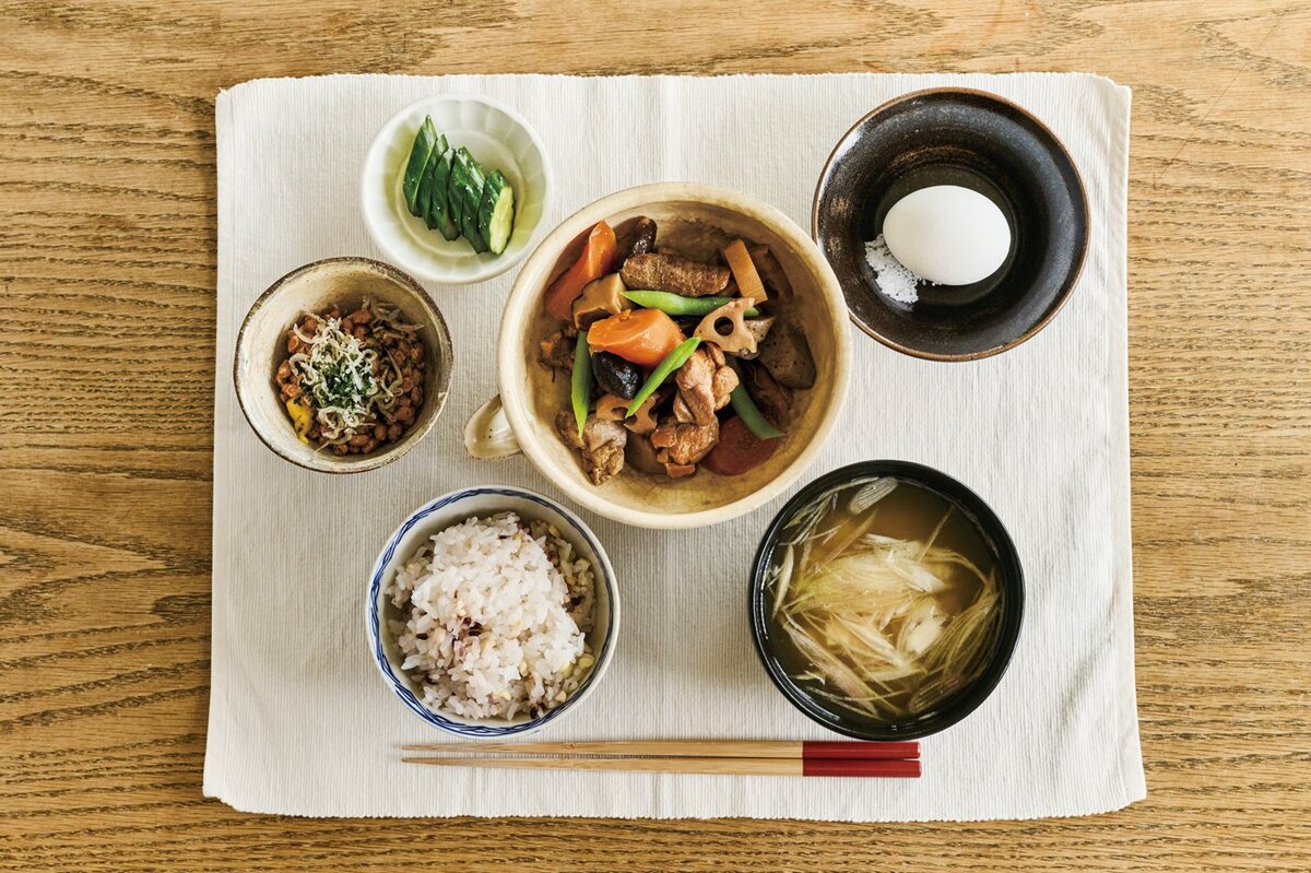 70代ふたり暮らしの「リアルな食事」。野菜多め、簡素な1日2食がちょうどいい | ESSEonline（エッセ オンライン）