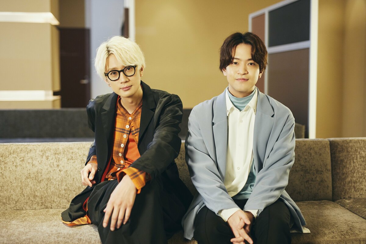 声優・石川界人さん＆江口拓也さん対談。「江口さんは目線を合わせて寄り添ってくれる先輩」 | ESSEonline（エッセ オンライン）