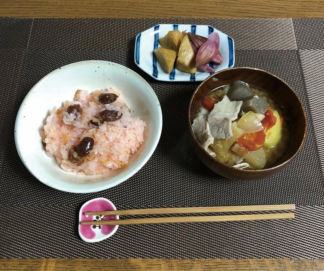 [写真](1ページ目)72歳・ひとり暮らしの「リアルな食事」。余ったおかずも、盛り合わせにすれば華やか | ESSEonline（エッセ オンライン）