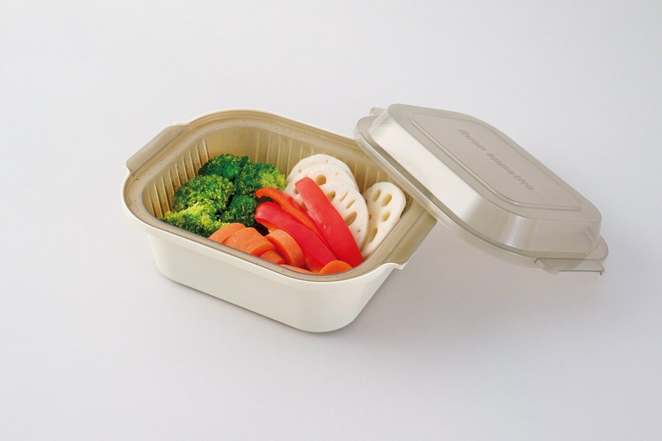 [写真](1ページ目)110円「マグカップ」の保温力にびっくり！セリアとスリコで見つけた《冬の最高グッズ》4つ | ESSEonline（エッセ オンライン）