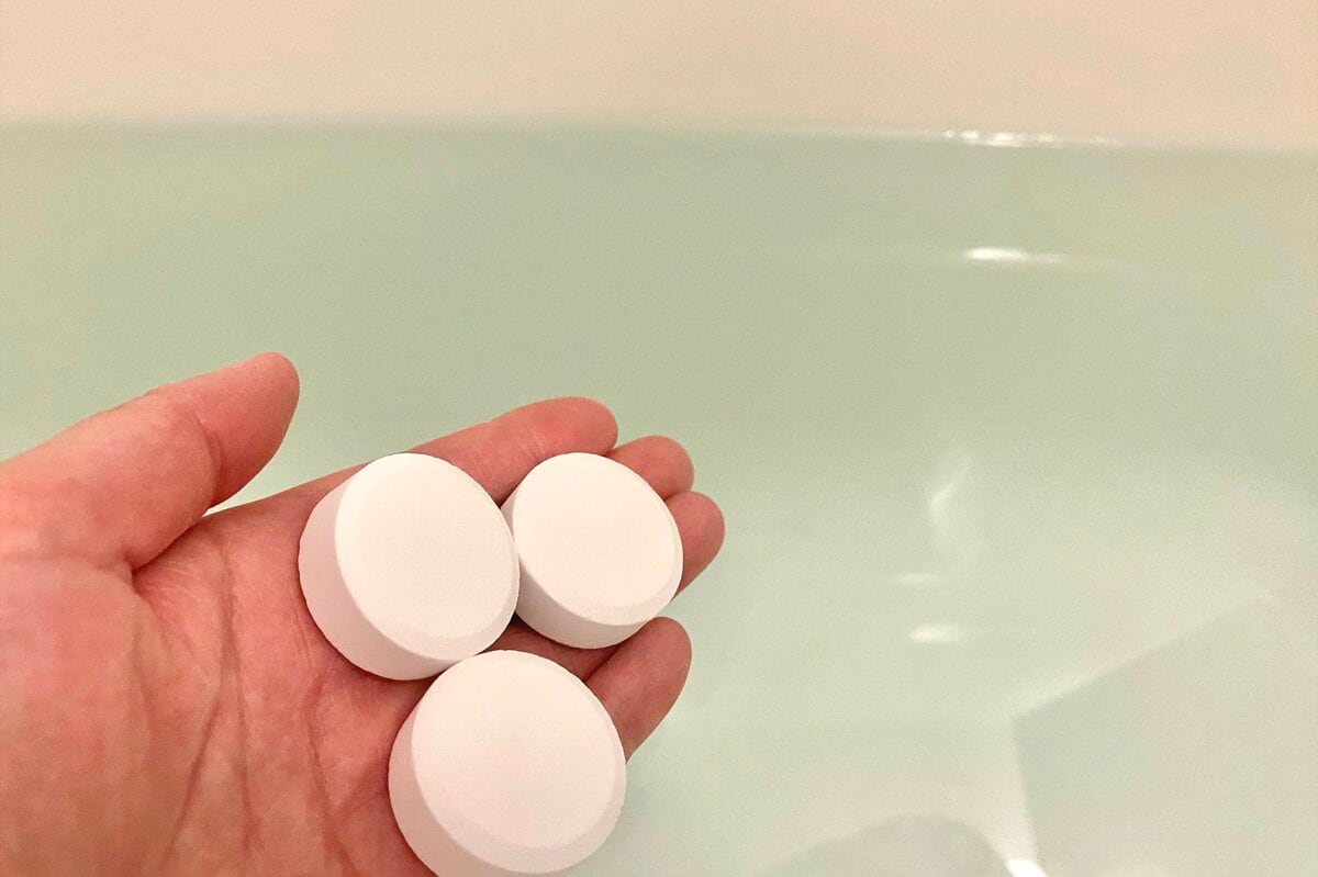 「おやすみ前の」薬用バスボムで全身ぽっかぽか。無印良品で繰り返し買ってしまう美容グッズ4つ | ESSEonline（エッセ オンライン）