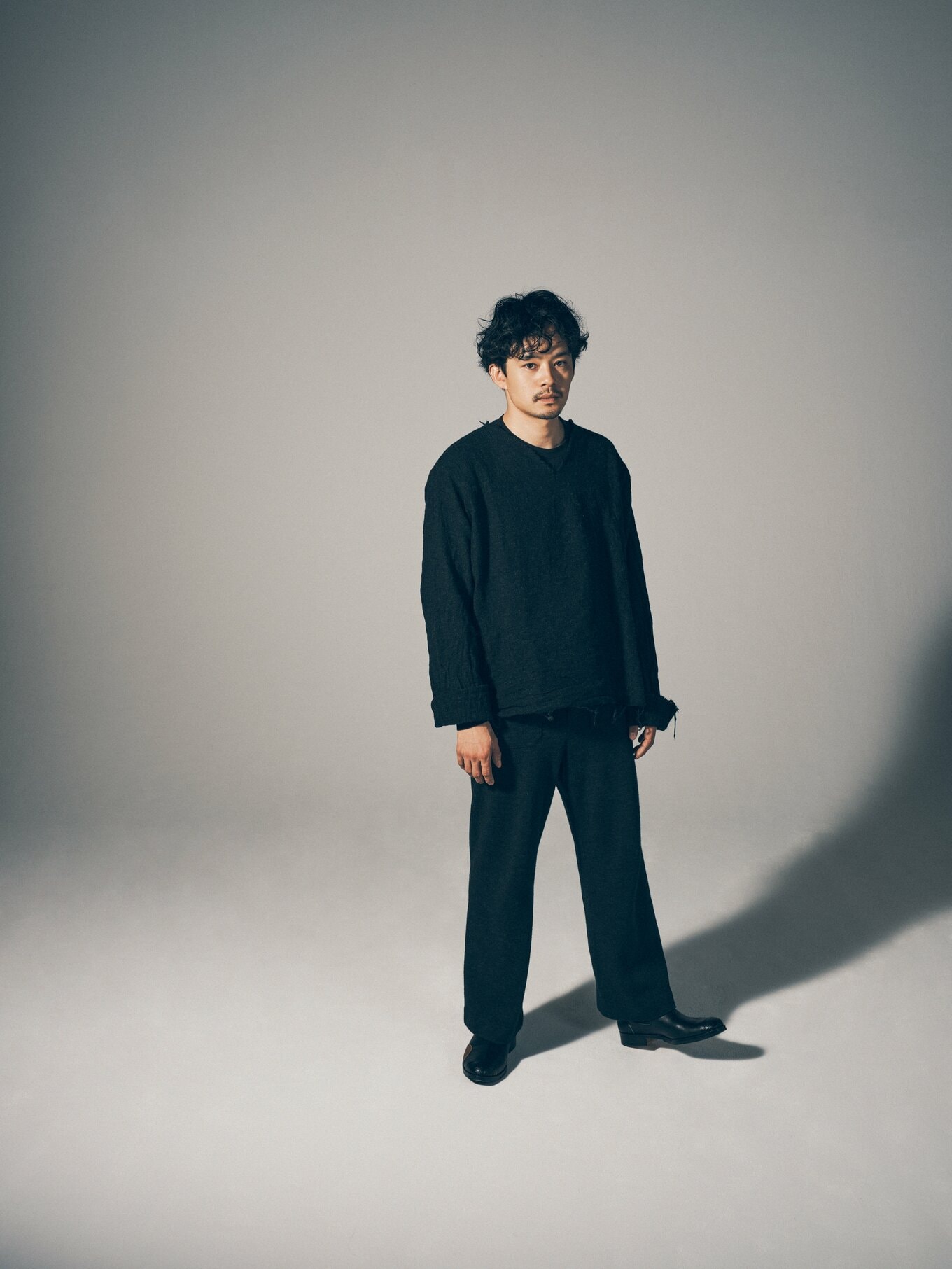 [写真](1ページ目)『シン・仮面ライダー』主演の池松壮亮さん。「庵野監督の現場は、なにもかもが新しかった」 | ESSEonline（エッセ オンライン）