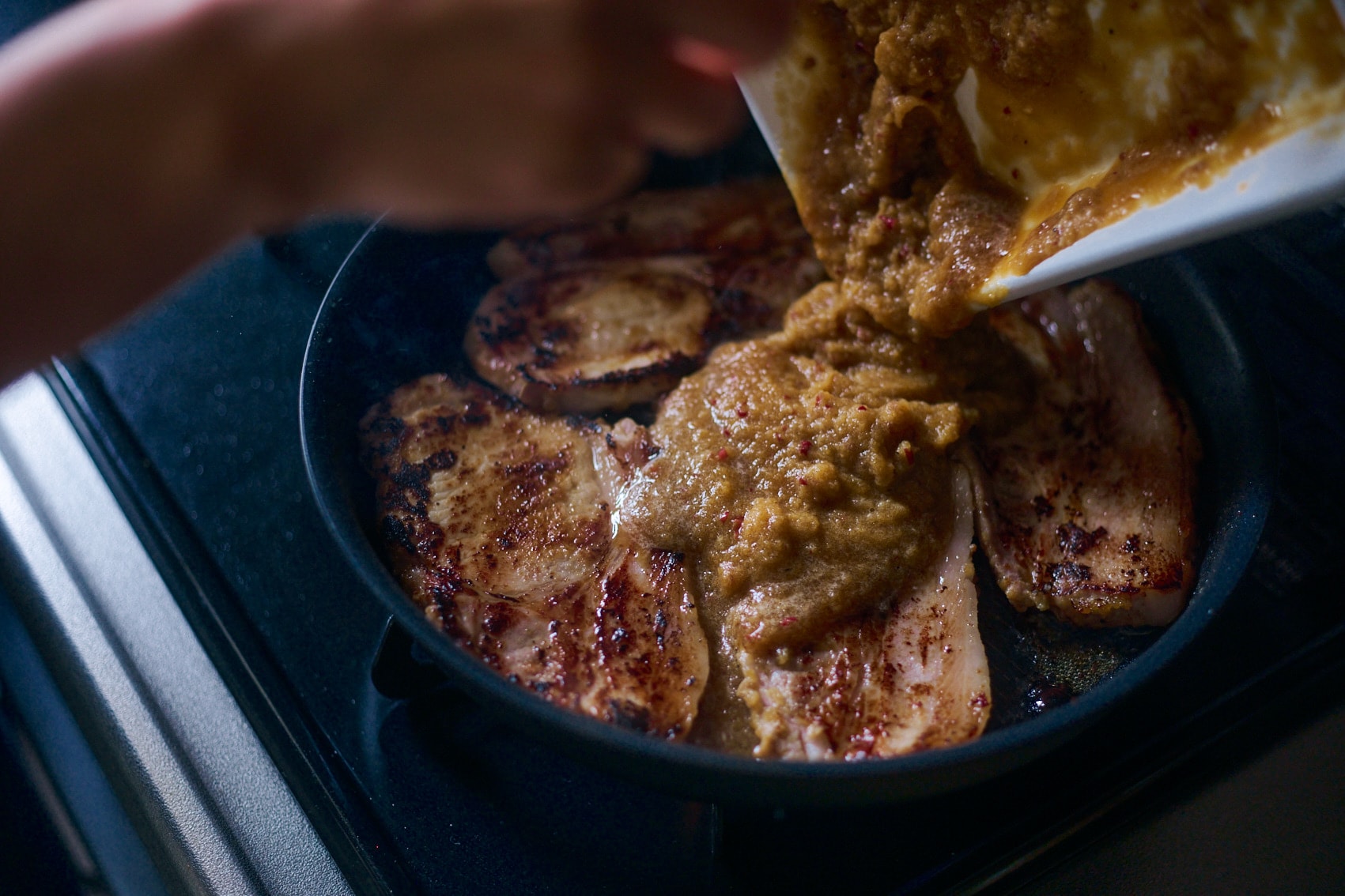 志麻さんの「家族が喜ぶ夏ごはん」。漬け込むだけで肉も野菜もぐんとおいしく | ESSEonline（エッセ オンライン）