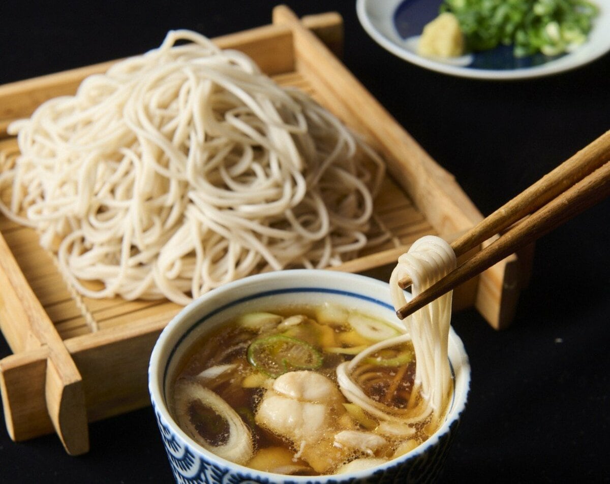 うますぎ…！「かしわせいろ」で最高の年越し／SNSで大人気料理家直伝・絶品レシピ | ESSEonline（エッセ オンライン）