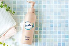 この夏話題、ドンキの「目盛りつき水筒」。1Lサイズなのに驚くほど軽い | ESSEonline（エッセ オンライン）