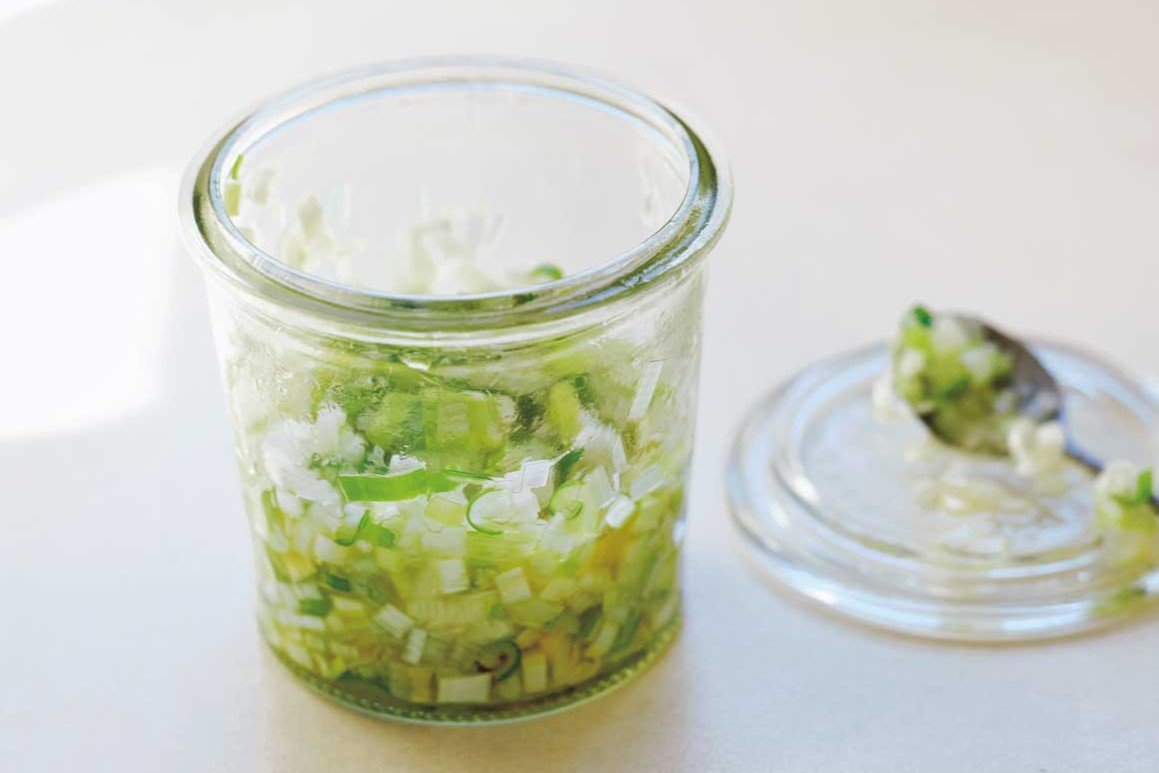 一度つくったらやみつき「ゴマ油の万能ダレ」。魚やうどんにぴったり、アレンジ無限大 | ESSEonline（エッセ オンライン）