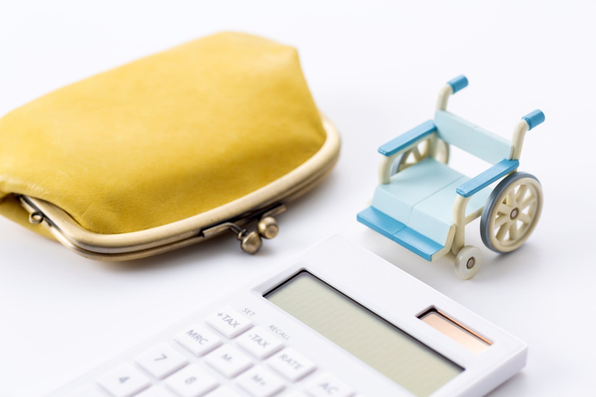 50代が「新NISA」や「医療保険」でトクするポイント。FPがじっくり解説 | ESSEonline（エッセ オンライン）