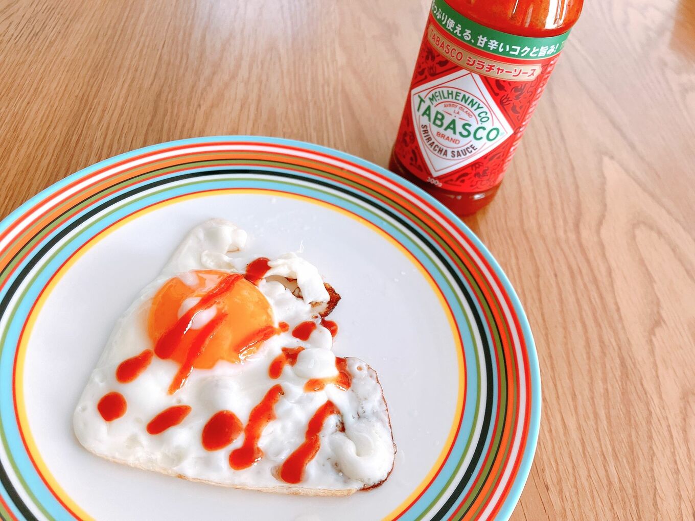 [写真](1ページ目)「シラチャーソース」が絶品。普段のレシピに“ちょいがけ”でおいしい、おすすめの食べ方 | ESSEonline（エッセ オンライン）